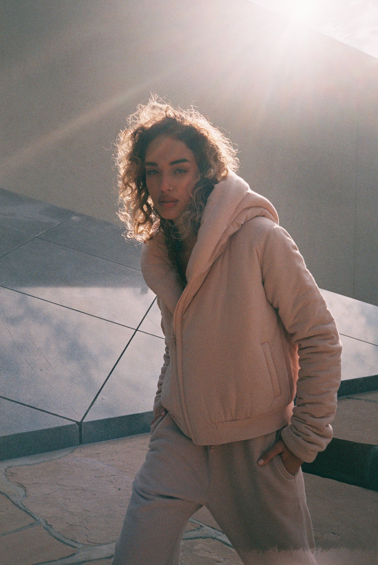 Cloud Capsule – R0AM